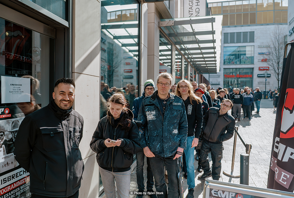 Eisbrecher zu Besuch bei EMP!
