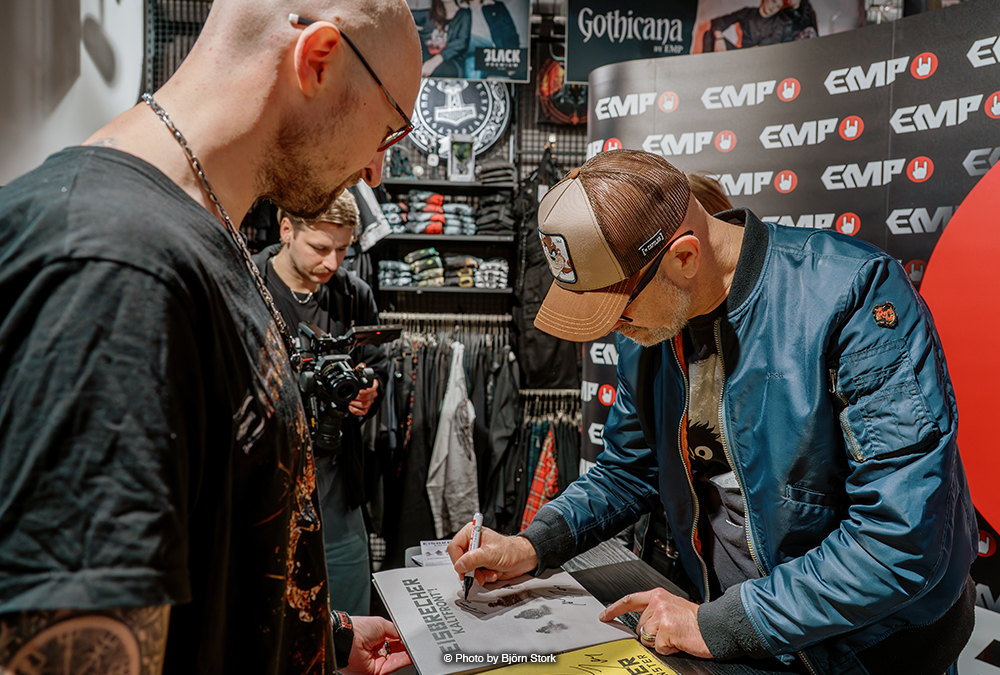 Eisbrecher zu Besuch bei EMP!